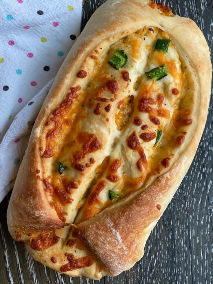 Garlic, Cheddar and Jalapeno Loaf - Food Mamma