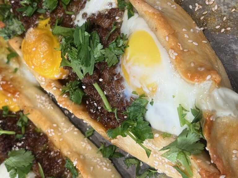 Beef and Egg Flatbread - Food Mamma